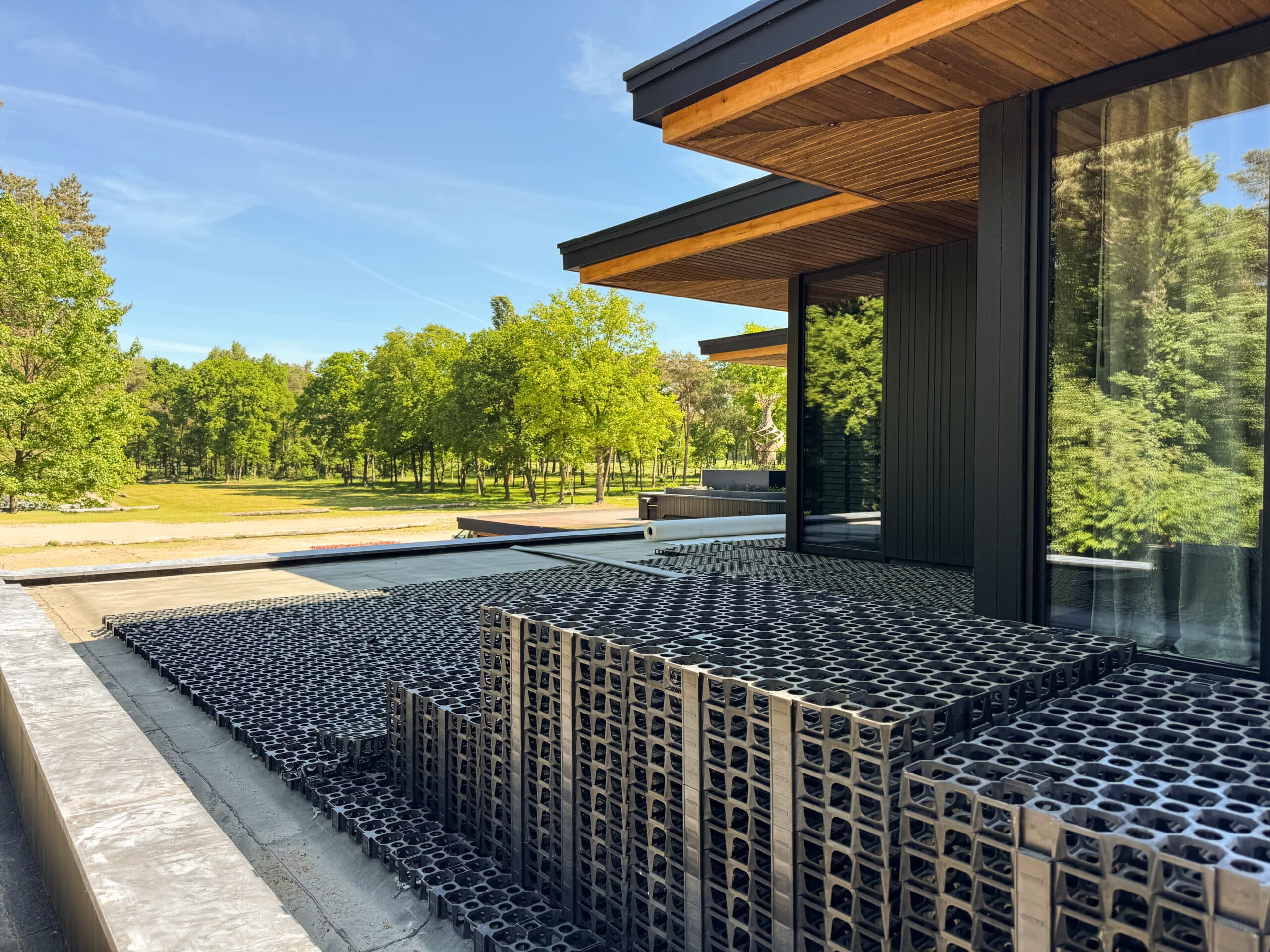 AquaRaft | Water retention for roof gardens and sports fields